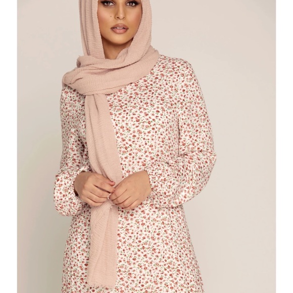 veiled collection | Dresses | Veiled Collection White Floral Maxi Dress ...